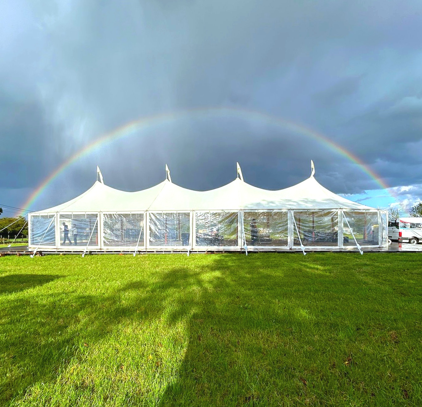 Een tent huren of kopen voor je feest | Tentastique