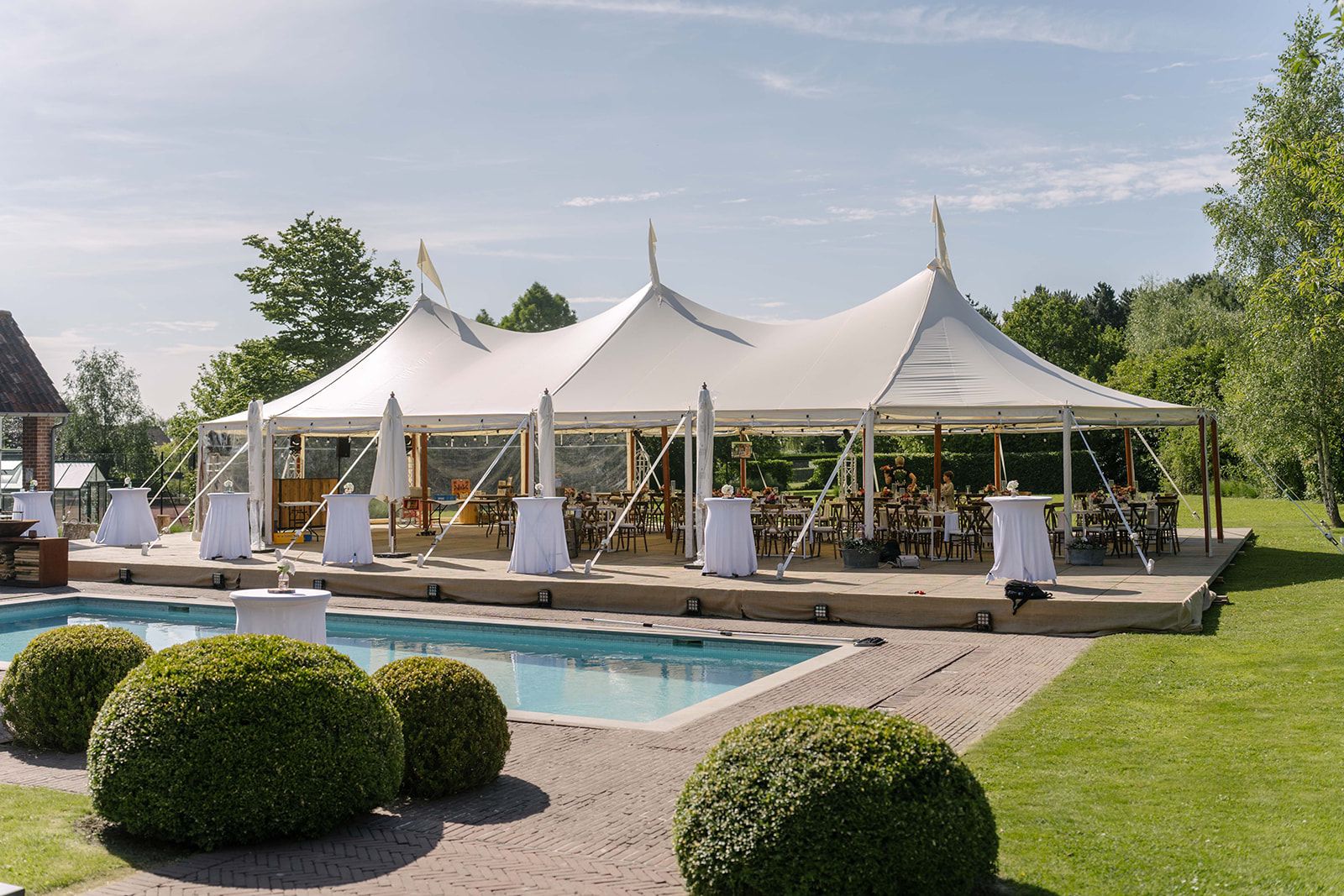 Een tent huren of kopen voor je feest | Tentastique